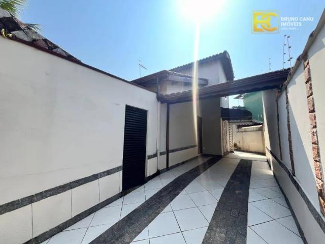 Sobrado com 3 Quartos e 2 banheiros à Venda, 85 m² por R$ 350.000