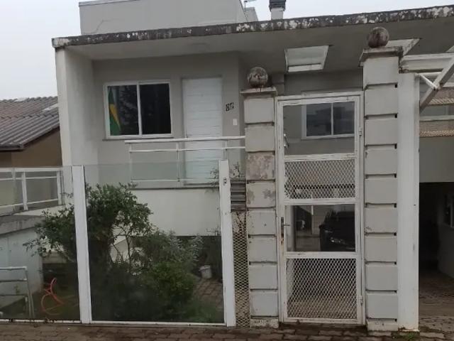 Sobrado com 3 Quartos e 2 banheiros à Venda, 98 m² por R$ 279.000