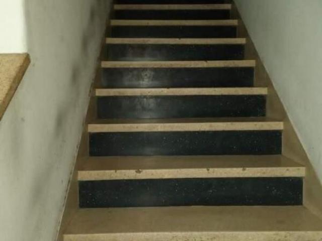 SOBRADO COM 3 QUARTOS E 2 VAGAS NO VIANELO EM RUA COMERCIAL EM JUNDIAÍ