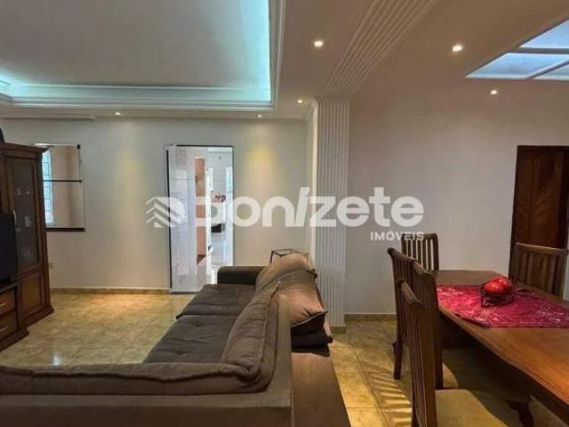 Sobrado com 3 quartos e 2 vagas à Venda no Parque das Nações, Santo André