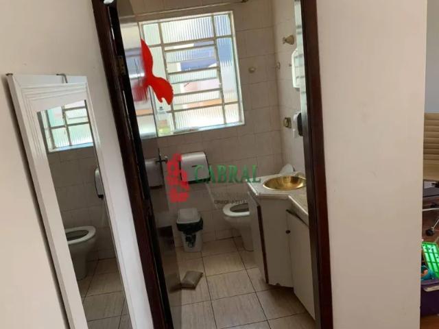 Sobrado com 3 Quartos e 3 banheiros à Venda, 226 m² por R$ 680.000