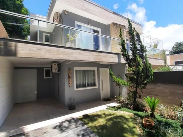 Sobrado com 3 Quartos e 3 banheiros à Venda, 140 m² por R$ 649.900