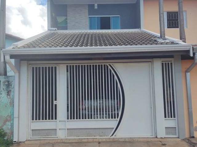 Sobrado com 3 Quartos e 3 banheiros à Venda, 150 m² por R$ 360.000