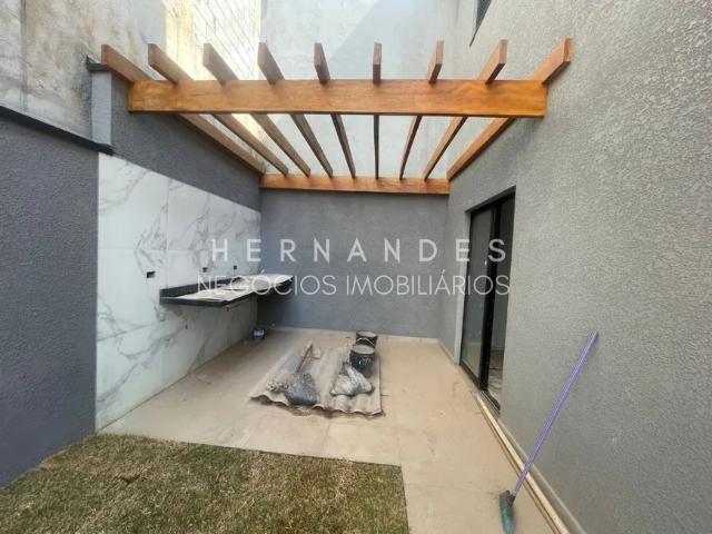 Sobrado com 3 Quartos e 3 banheiros à Venda, 150 m² por R$ 830.000