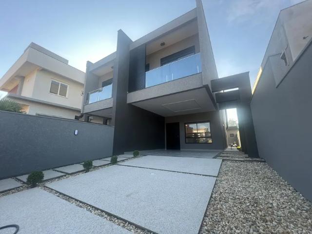 Sobrado com 3 Quartos e 3 banheiros à Venda, 162 m² por R$ 999.000