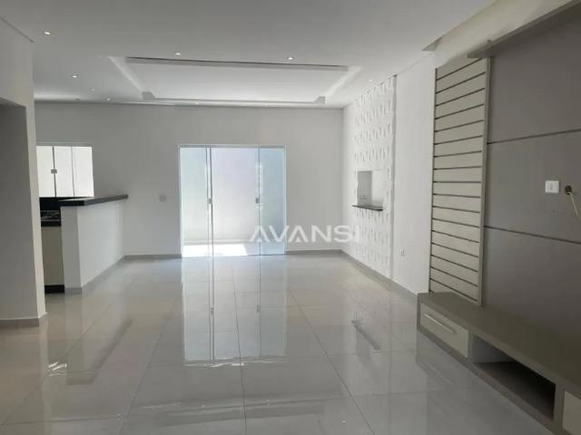 Sobrado com 3 Quartos e 3 banheiros à Venda, 190 m² por R$ 500.000