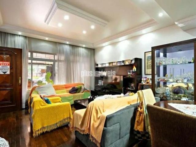 Sobrado com 3 Quartos e 3 banheiros à Venda, 195 m²