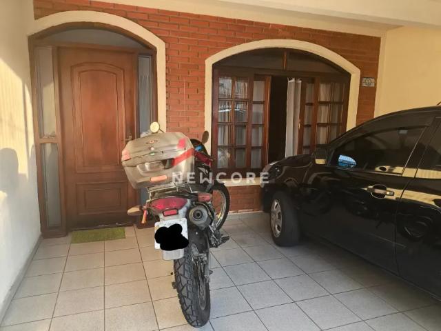 Sobrado com 3 Quartos e 3 banheiros à Venda, 100 m² por R$ 470.000