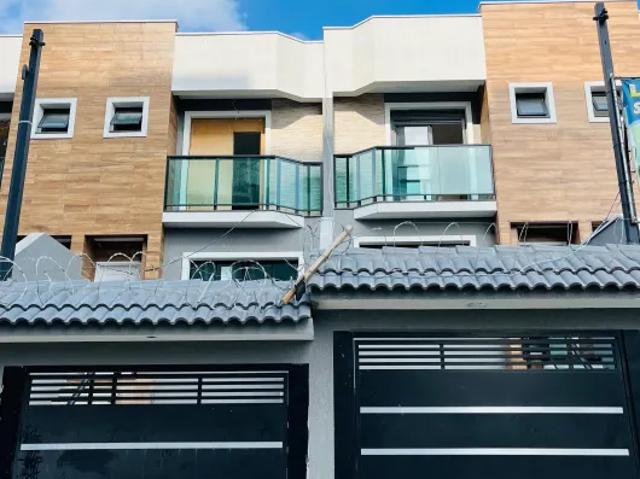 Sobrado com 3 Quartos e 3 banheiros à Venda, 117 m² por R$ 820.000