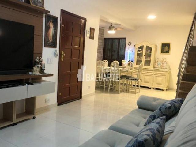Sobrado com 3 Quartos e 3 banheiros à Venda, 115 m² por R$ 750.000