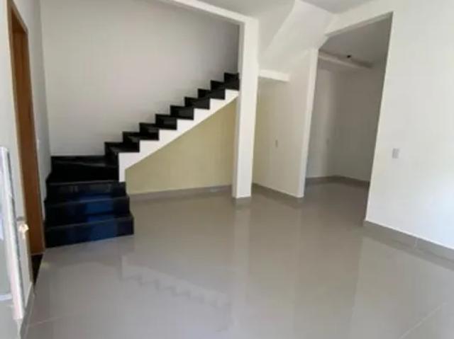Sobrado com 3 Quartos e 3 banheiros à Venda, 120 m² por R$ 340.000