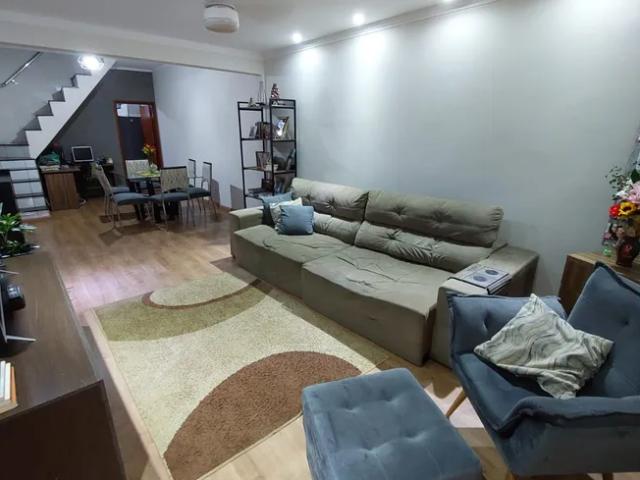 Sobrado com 3 Quartos e 3 banheiros à Venda, 127 m² por R$ 340.000