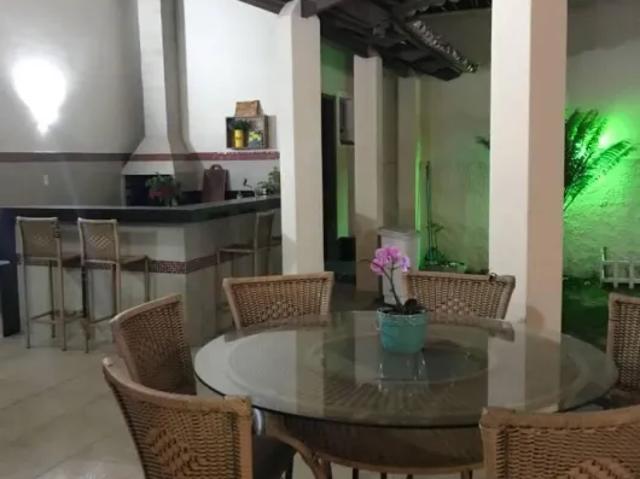 Sobrado com 3 Quartos e 3 banheiros à Venda, 133 m² por R$ 207.000