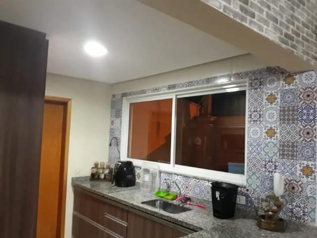 Sobrado com 3 Quartos e 3 banheiros à Venda, 131 m² por R$ 360.000