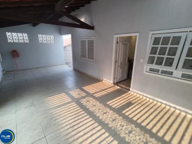Sobrado com 3 Quartos e 3 banheiros à Venda, 138 m² por R$ 480.000