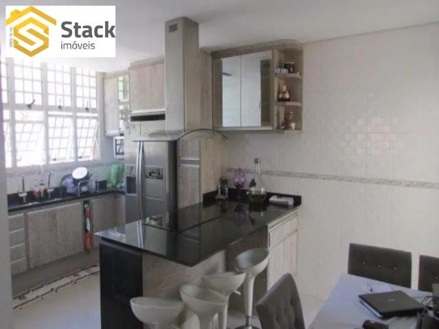 Sobrado com 3 Quartos e 3 banheiros à Venda, 262 m² por R$ 1.200.000