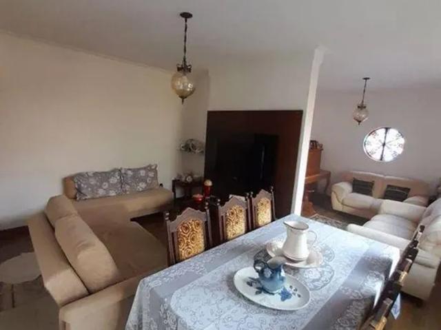 Sobrado com 3 Quartos e 3 banheiros à Venda, 298 m² por R$ 830.000