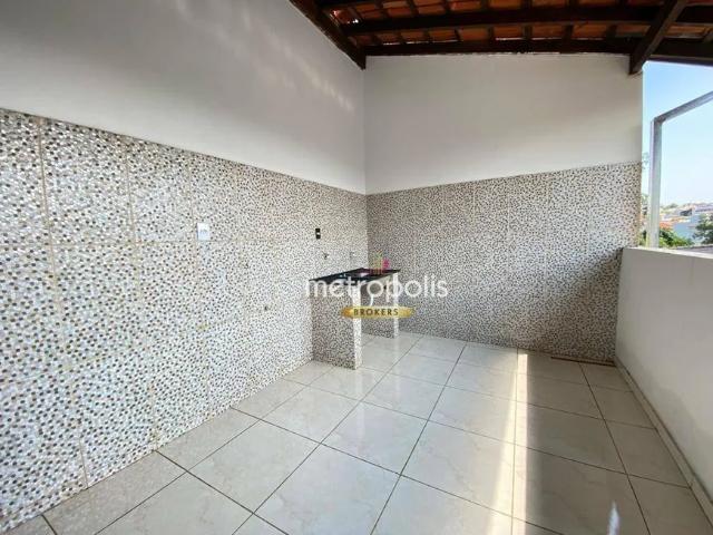 Sobrado com 3 Quartos e 3 banheiros à Venda, 200 m² por R$ 520.000