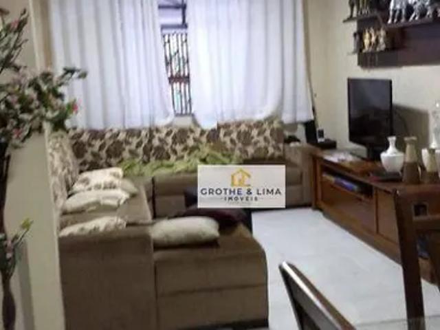 Sobrado com 3 Quartos e 3 banheiros à Venda, 210 m² por R$ 470.000