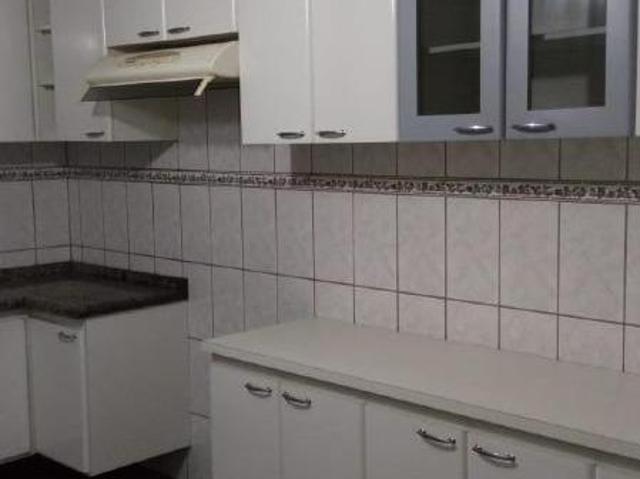 Sobrado com 3 Quartos e 3 banheiros à Venda, 212 m² por R$ 870.000