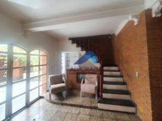Sobrado com 3 Quartos e 3 banheiros à Venda, 220 m² por R$ 849.000