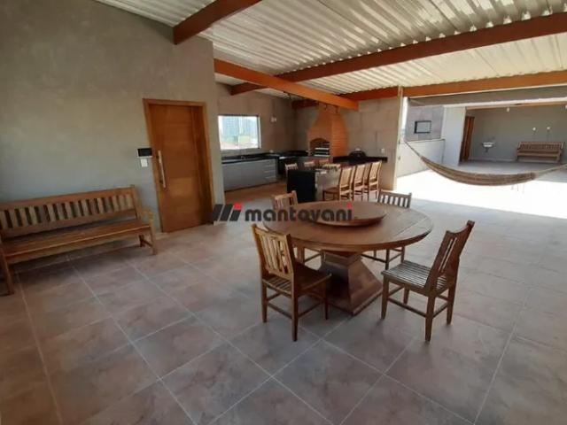 Sobrado com 3 Quartos e 3 banheiros à Venda, 461 m² por R$ 2.275.000