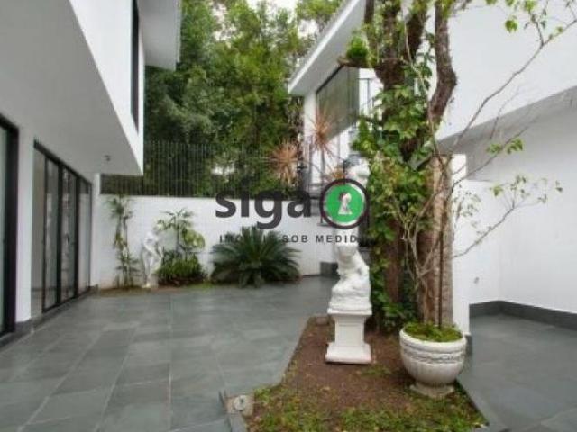 Sobrado com 3 Quartos e 3 vagas à Venda, 360 m² Granja Julieta