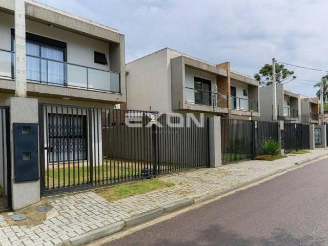 Sobrado com 3 Quartos e Excelente Localização no Uberaba!