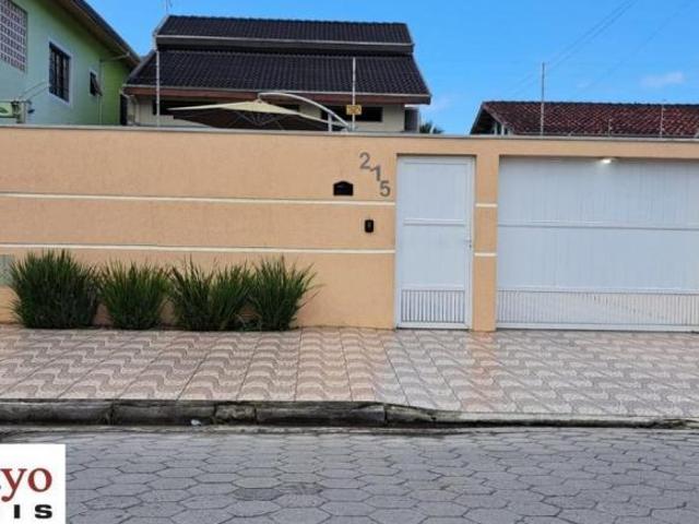 Sobrado com 3 quartos e piscina para venda no Jardim Aruan, Caraguatatuba SP