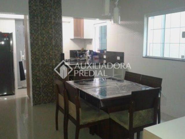 Sobrado com 3 quartos e suite reformado