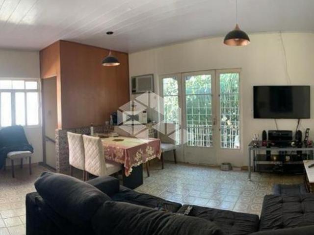Sobrado com 3 Quartos, edicula e 3 banheiros à Venda, 300 m²