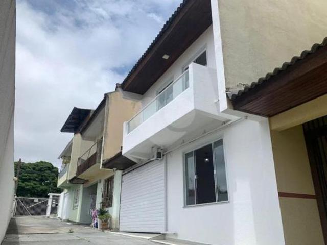 Sobrado com 3 quartos no Cristo Rei