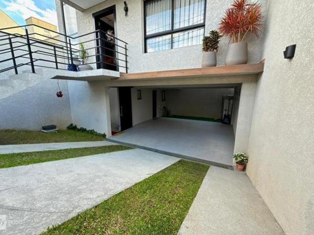 Sobrado com 3 quartos no Bairro Portão