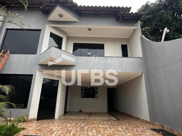 Sobrado com 3 quartos no Jardim Santo Antônio