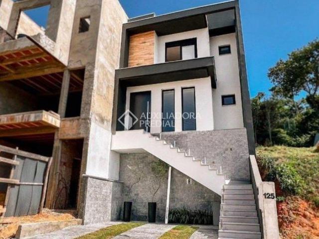 Sobrado com 3 quartos no Primavera Gravataí