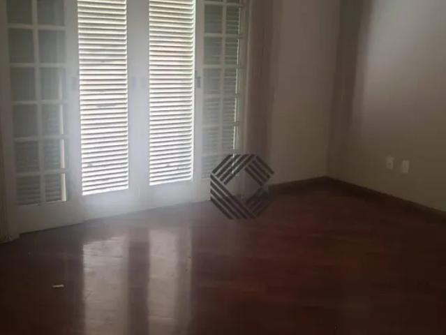 Sobrado com 3 quartos sendo 3 suítes, sala 3 ambientes, espaço gourmet, piscina à venda, 320 m² cons