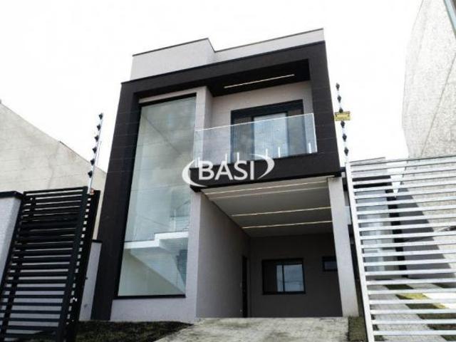 Sobrado com 3 quartos sendo 1 suite, a venda no Xaxim