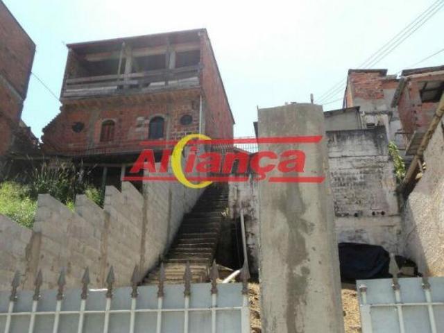 SOBRADO COM 3 QUARTOS, SENDO 1 SUÍTE A VENDA, 203 m² Vila São Rafael Guarulhos SP