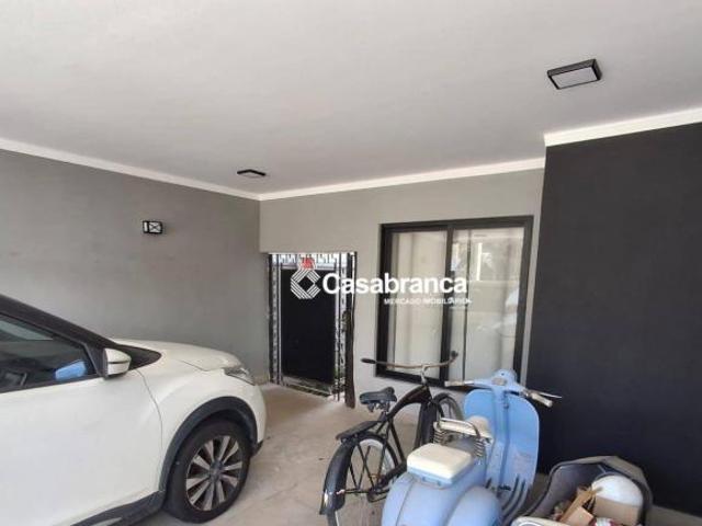 Sobrado com 3 quartos, sendo 1 suíte com closet à venda, 320 m² Condomínio Granja Deolinda Soroc