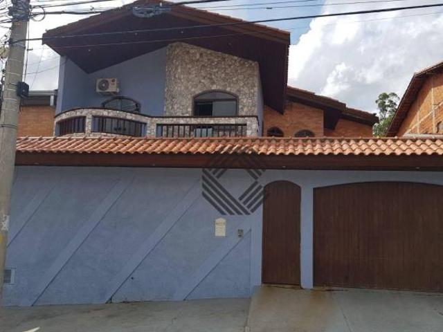 Sobrado com 3 quartos, sendo 1 suíte com closet e hidro à venda, 334 m² por R$ 800.000 Jardim Dois