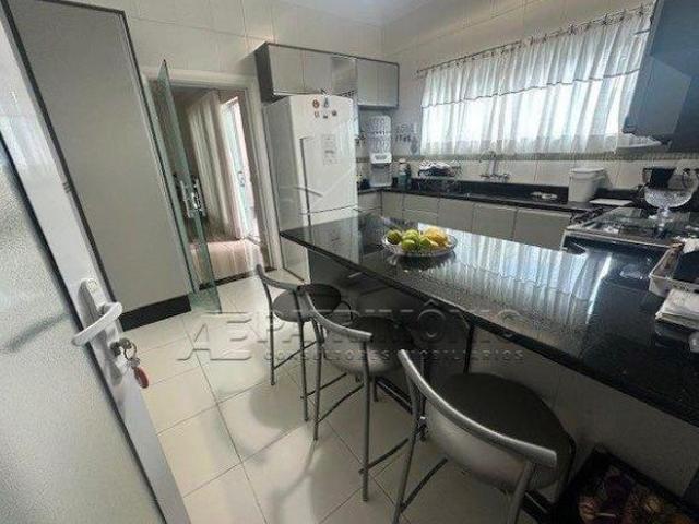 SOBRADO COM 3 QUARTOS SENDO 1 SUITE CLOSET VILLA AZUL