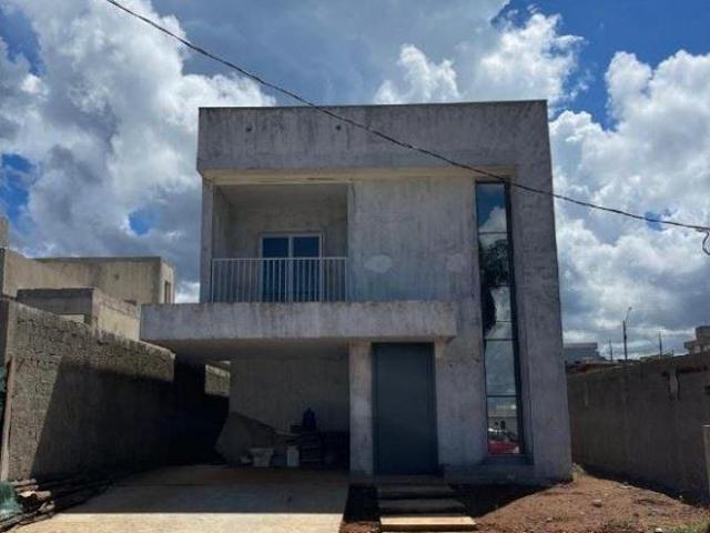 SOBRADO COM 3 QUARTOS SENDO 1 SUÍTE E CLOSET NO VILLA SUÍÇA