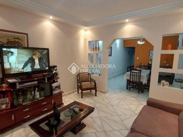 Sobrado com 3 quartos, sendo 1 suíte e 2 vagas Jd Las Vegas Santo André