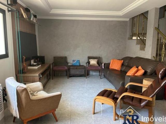 Sobrado com 3 quartos sendo 1 suite em condominio no Jardim america