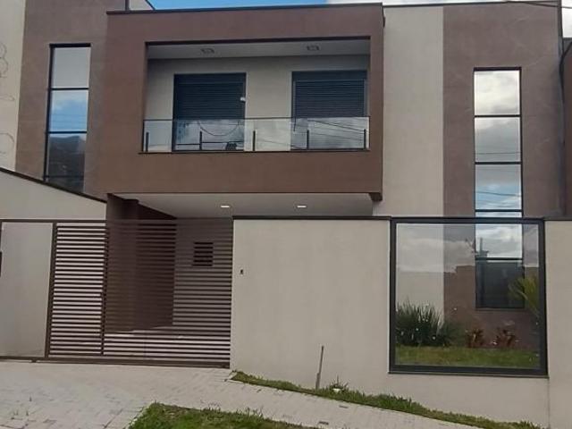 SOBRADO COM 3 QUARTOS SENDO 1 SUÍTE NO BAIRRO BONE