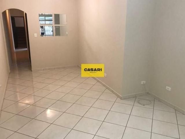 Sobrado com 3 quartos, Suíte, Churrasqueira e 2 Vagas em Rua sem Saída