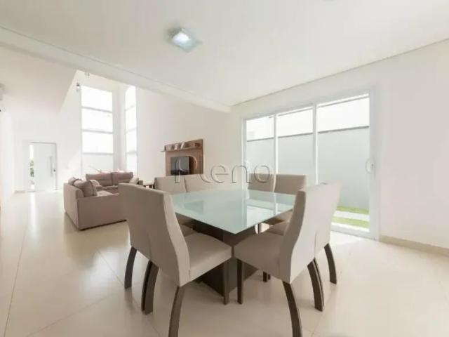 Sobrado com 3 Quartos para venda ou aluguel, 220m² Swiss Park