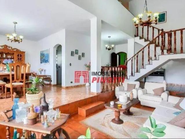 Sobrado com 3 Quartos para venda ou aluguel, 320m² Jardim do Mar