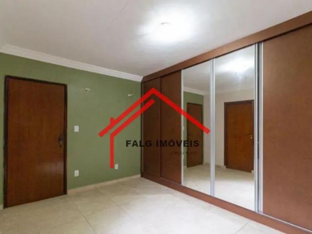 Sobrado com 3 Quartos para venda ou aluguel, 320m² Pestana
