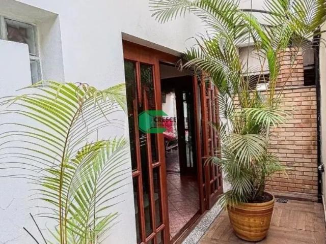 Sobrado com 3 Quartos para venda ou aluguel, 339m² Campestre